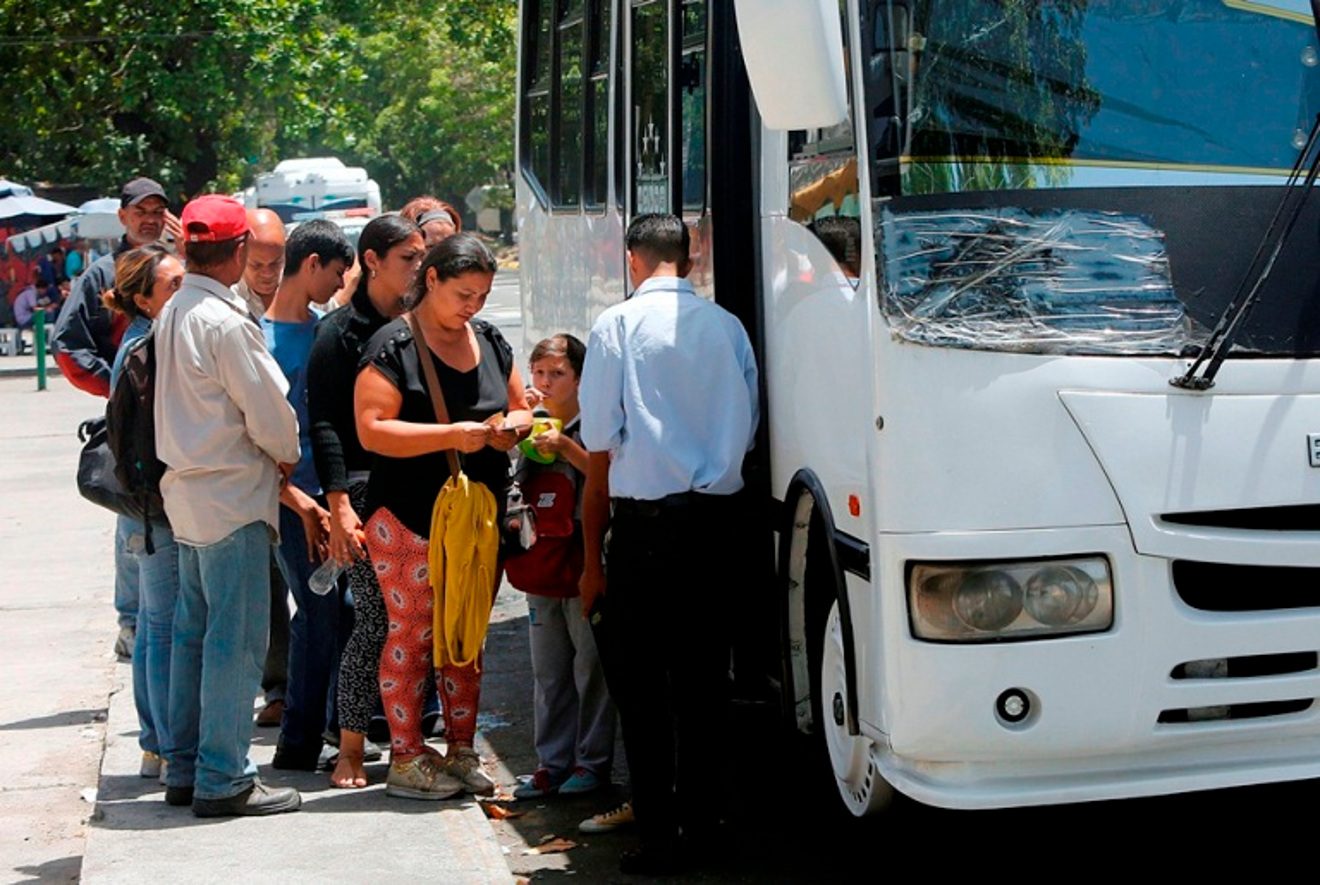 Concejales, poder popular y transportistas de Paz Castillo acuerdan ...